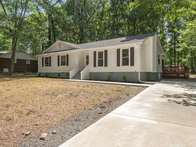 809 Royal Oaks Drive
