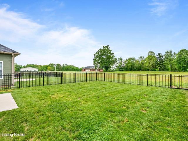 809 Rosemary Ln