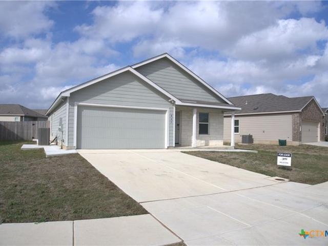 809 Riviera Ct, Seguin, TX 78155