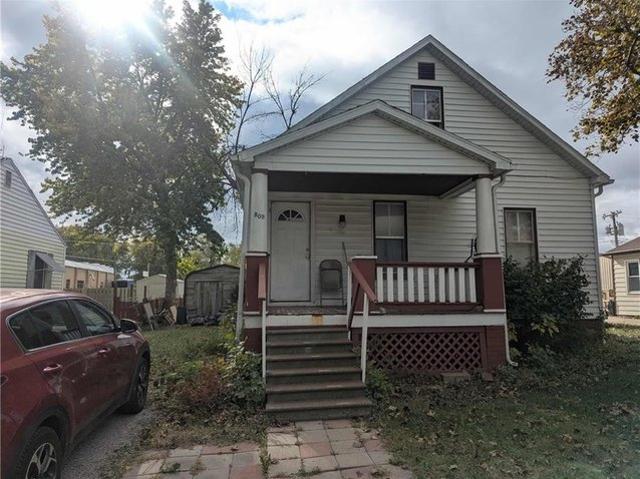 809 W 25th Ter, Higginsville, MO 64037