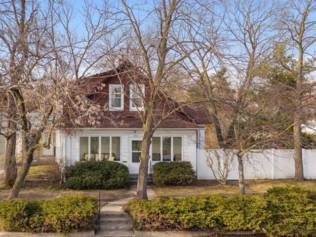 809 W Edgewater St, Portage, WI 53901