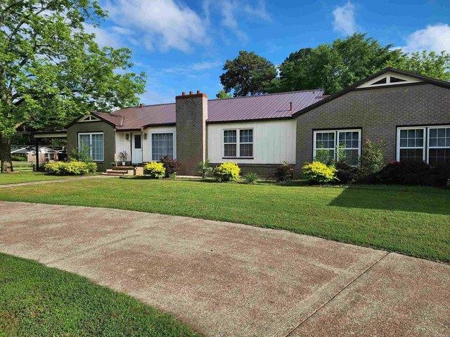 809 W Johnson St, Nashville, AR 71852