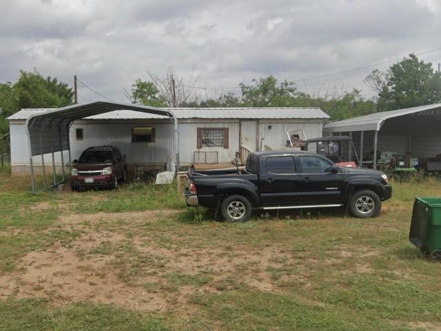 809 W Llano St, Llano, TX 78643 | MLS #175822 | Compass