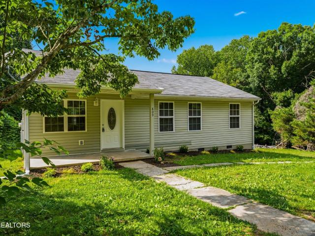 809 Valley Drive