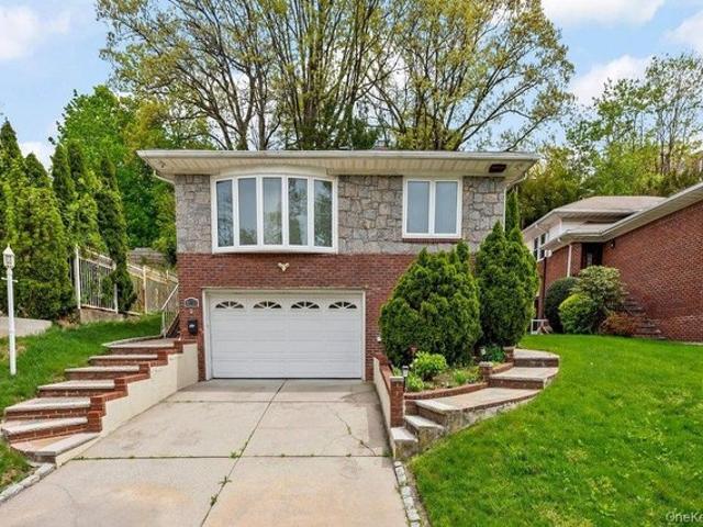 80 73 Chevy Chase St, Jamaica, NY 11432