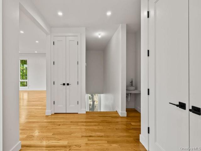 80 Twin Avenue 112