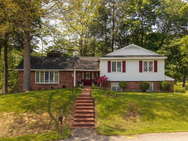 80 Woodland Dr, Madison, WV 25130