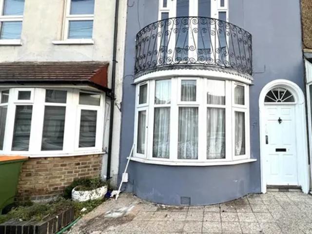 80 Avenons Road, London, E13 8HT, United Kingdom | 3 bed house for rent #139266289 | Rentberry