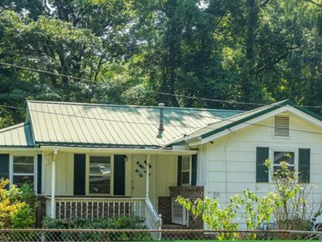 80 Barnett St, Sylacauga, AL 35149