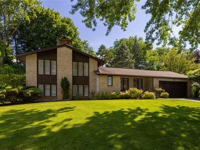 80 Barnfield Rd, Pittsford, NY 14534