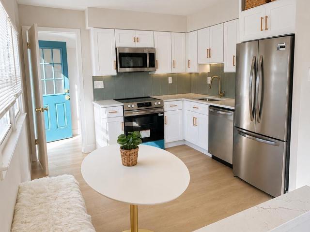80 Beachhurst Dr