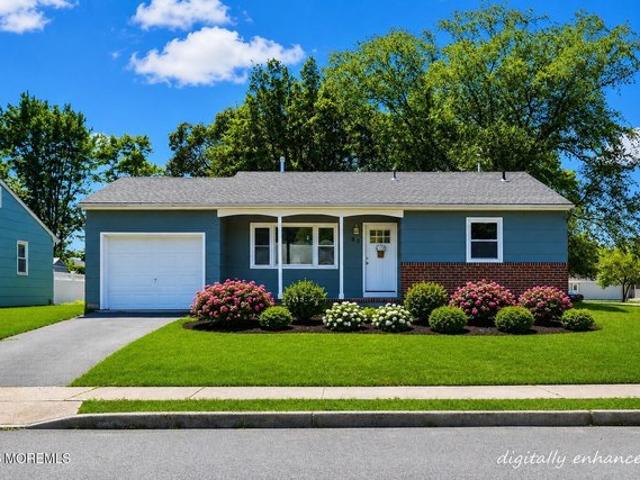 80 Brakenbury Dr, Toms River, NJ 08757