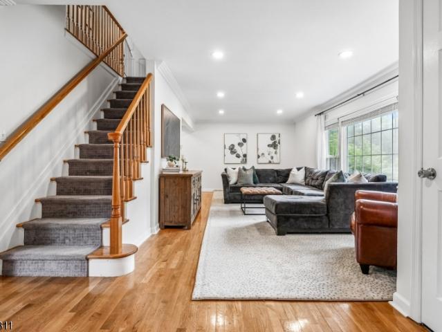 80 Briarwood Drive West