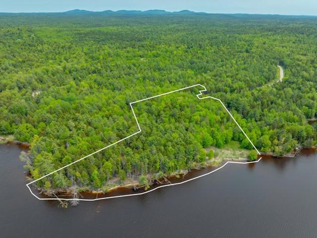 80 Bufford Dr, Waltham, ME 04605
