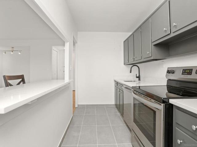 80 Cartright St Unit 8B, Bridgeport, CT 06604