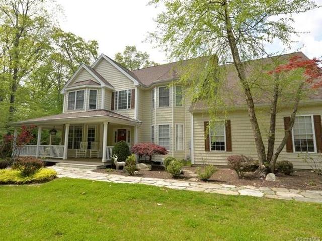 80 Country Ln, Bethany, CT 06524