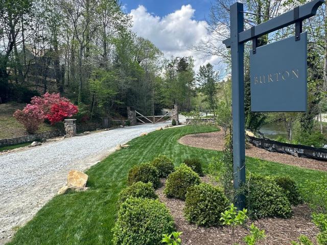 80 Cove View Lane