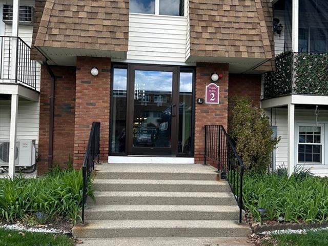 80 Damon Rd, Unit 2303, Northampton, MA 01060 | MLS #73505 | Compass
