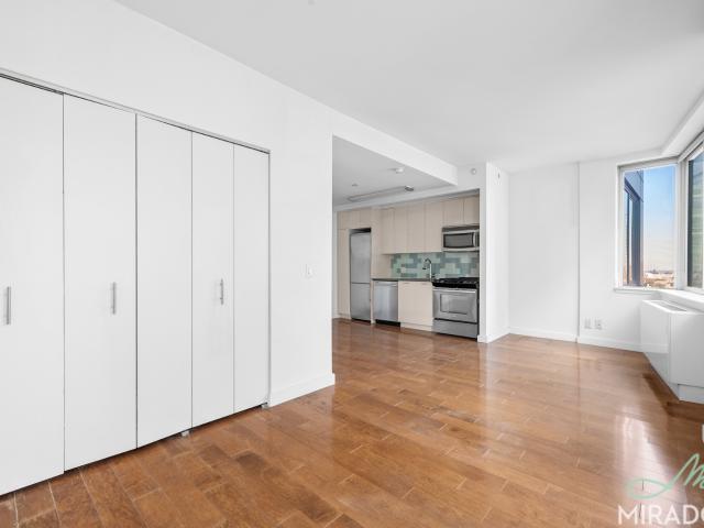 80 Dekalb Avenue 18H