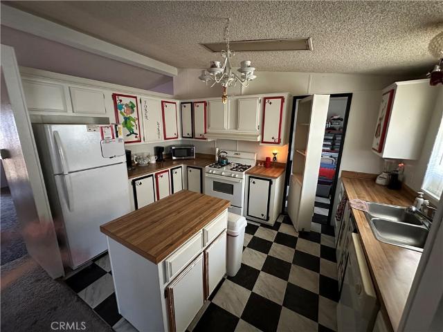 80 E Dawes Street 99