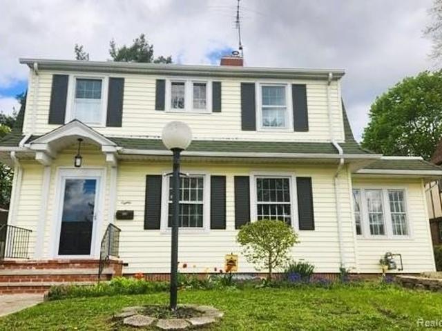 80 E Iroquois Rd, Pontiac, MI 48341