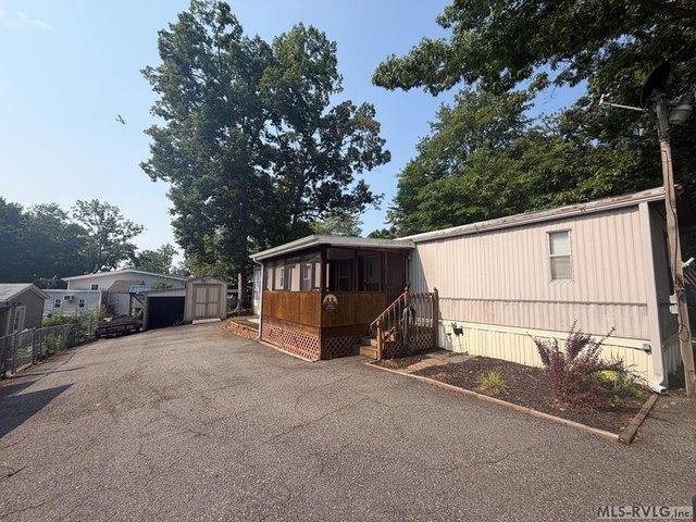 80 Ford Trl, Bracey, VA 23919