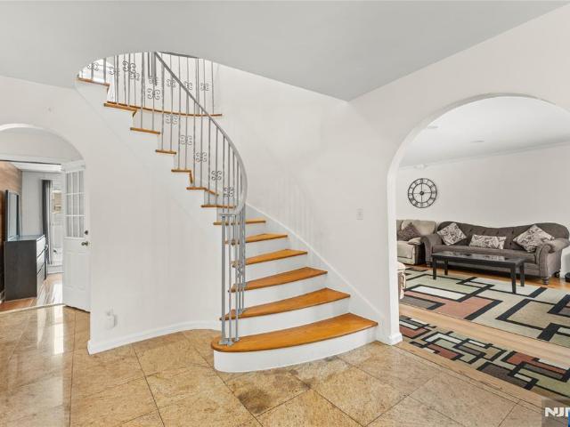 80 Glenwood Avenue