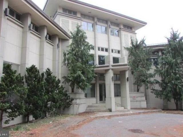 80 Greenwood Cir, Wormleysburg, PA 17043