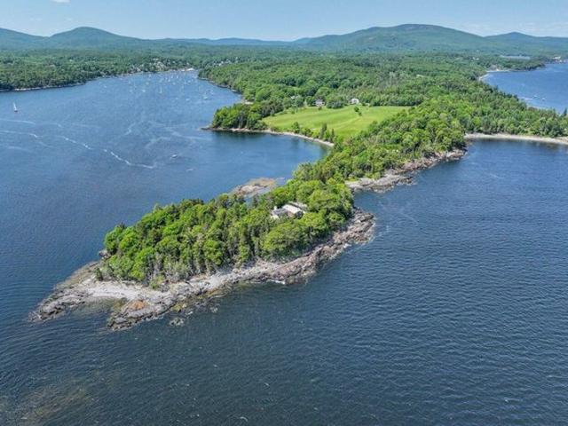 80 Hayfield Way, Rockport, ME 04856