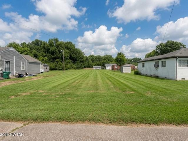 80 Holland Ave, Jackson, TN 38301