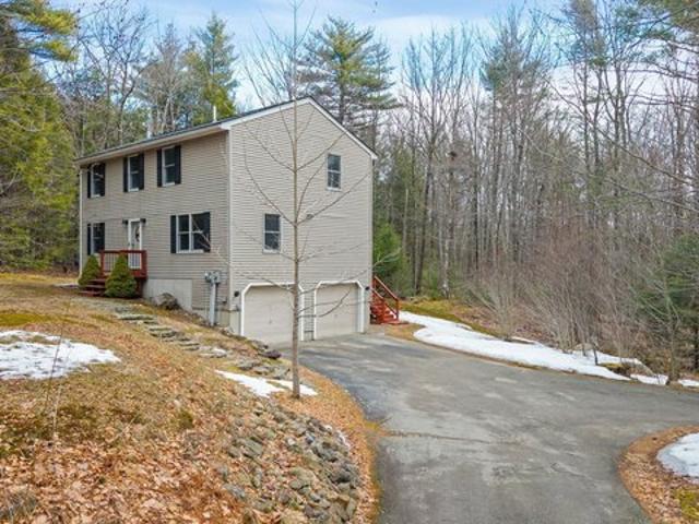 80 Horizon Ln, Candia, NH 03034