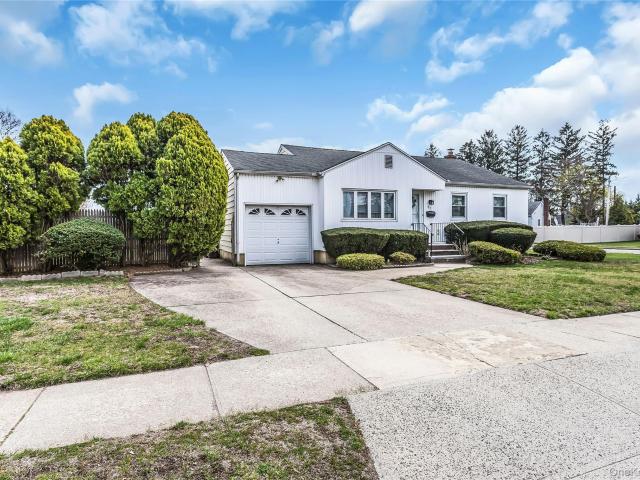 80 Knickerbocker Rd N, Plainview, NY 11803 | MLS #982739 | Compass