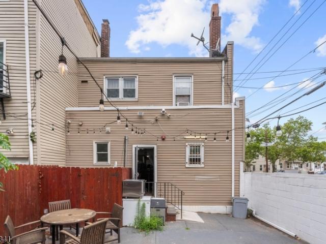 80 Mallory Ave