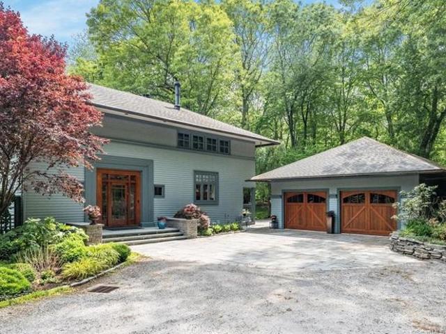 80 Meadow Woods Rd, Deep River, CT 06417