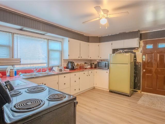 80 Mullen St