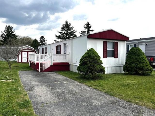 80 Pool Dr, Metamora, MI 48455