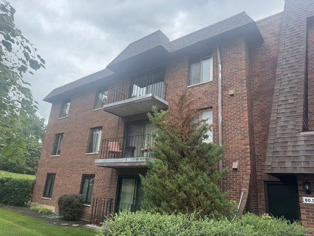 80 S Pleasant Rd Apt 301, Lake Zurich, IL 60047