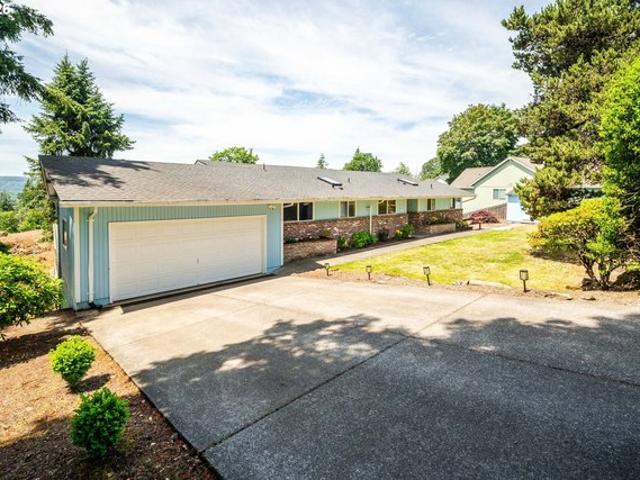 80 Summit Dr, Kalama, WA 98625
