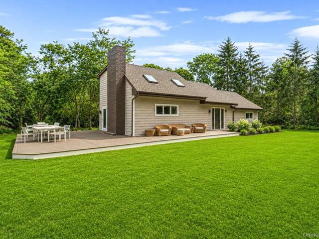 80A Springville Rd, Hampton Bays, NY 11946