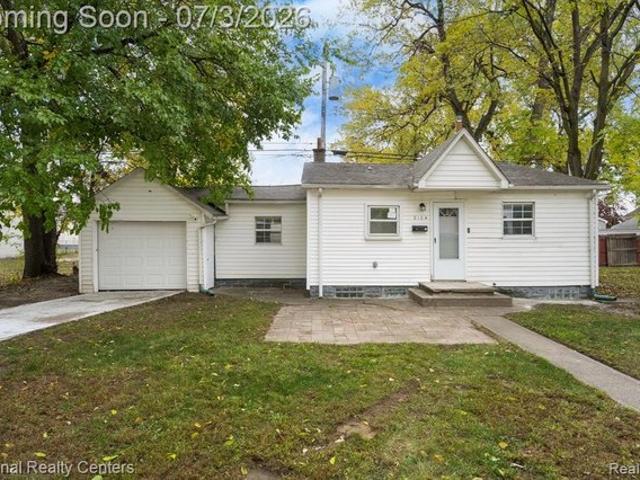 8104 Jackson Ave, Warren, MI 48089