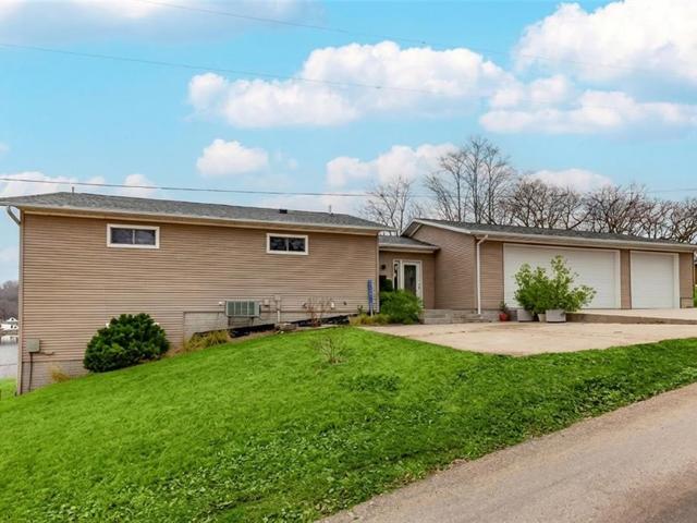 8104 Lakeshore Drive