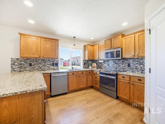 8104 S Happy Valley Rd