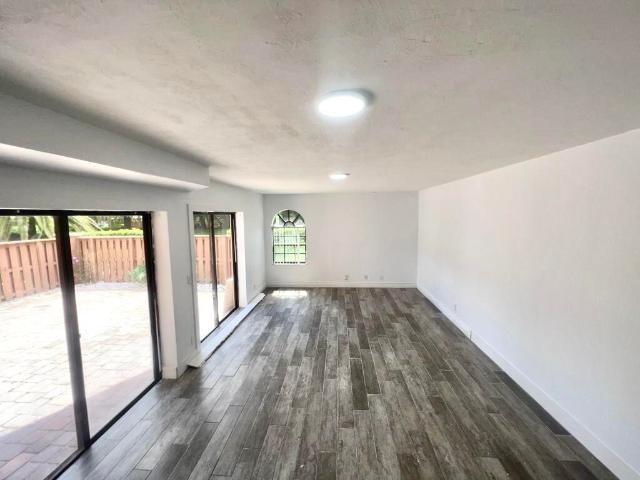 8104 Severn Dr, Unit B, Boca Raton, FL 33433 | MLS #R11168