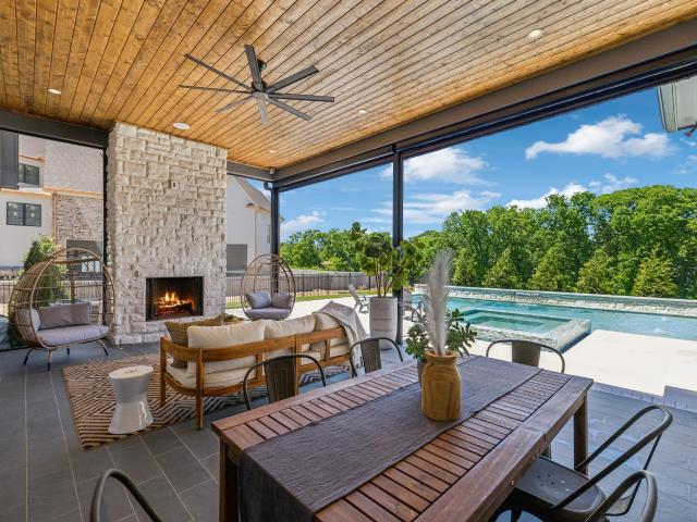 8104 Turning Point Dr