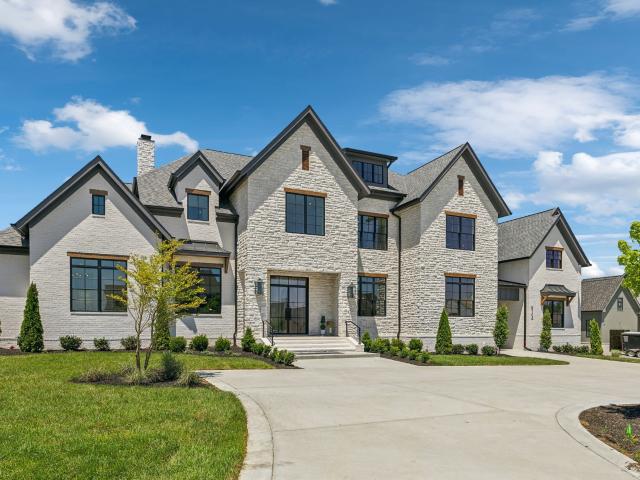 8104 Turning Point Dr