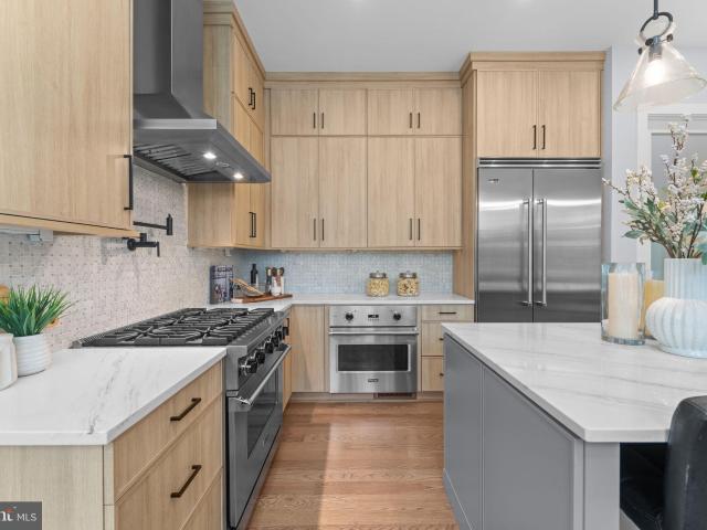8104 Woodhaven Blvd, Bethesda, MD 20817 | MLS #MDMC2242