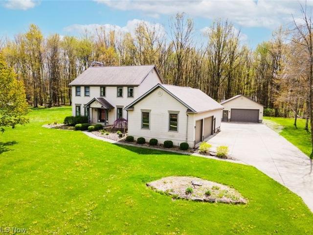 8105 Caymen Ct, Canfield, OH 44406