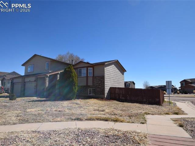 8105 Sedgewick Dr, Colorado Springs, CO 80925 | MLS #2600