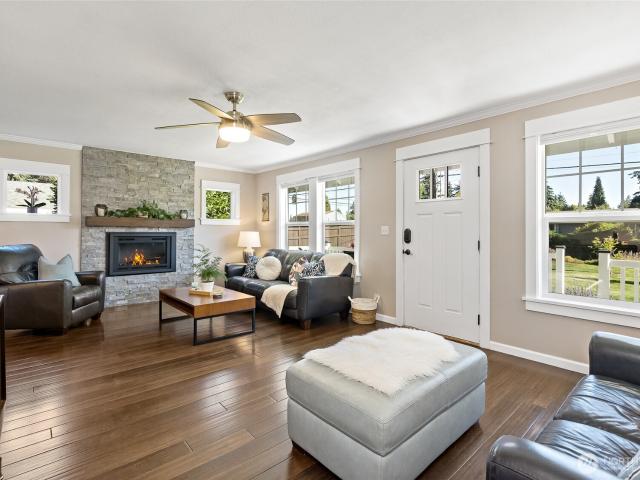 8105 44th Street W