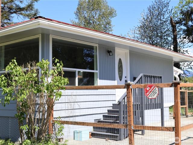 8106 nd Ave SE, Snoqualmie, WA 98065 | MLS #2515 | Compass